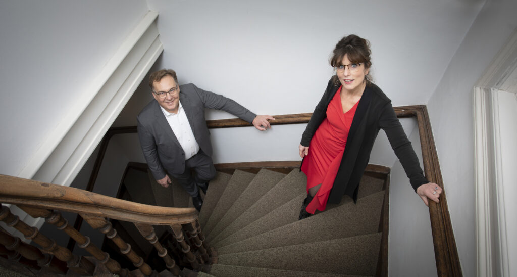 De CEO en de Manager Corporate Communicatie en Public Affairs: Jan ...